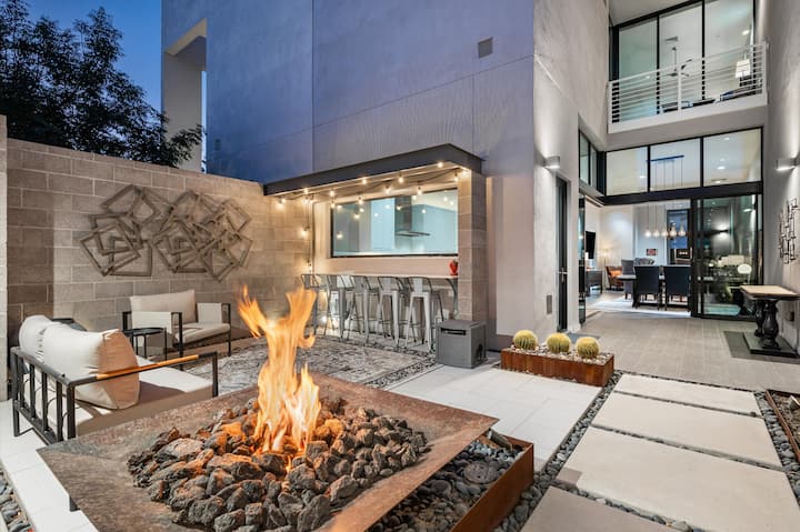 Luxury Desert Retreat - Scottsdale, AZ