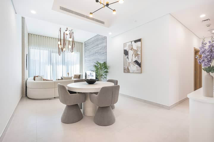 Nicely Furnished Home In The Heart Of Business Bay - Dubai