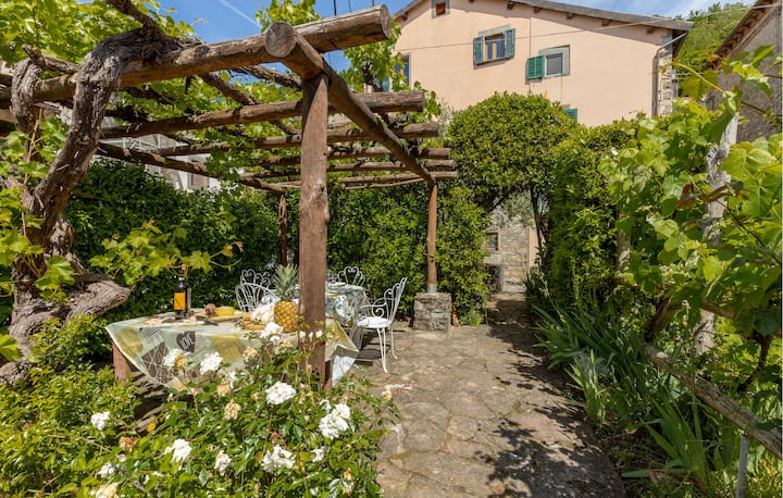 Lovely Home In Località Cocolaio Of San - Bagni di Lucca