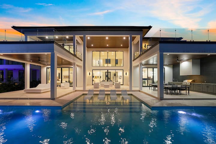 Le Maison Blanc- Bayfront With Private Pool & Dock - Miramar Beach, FL