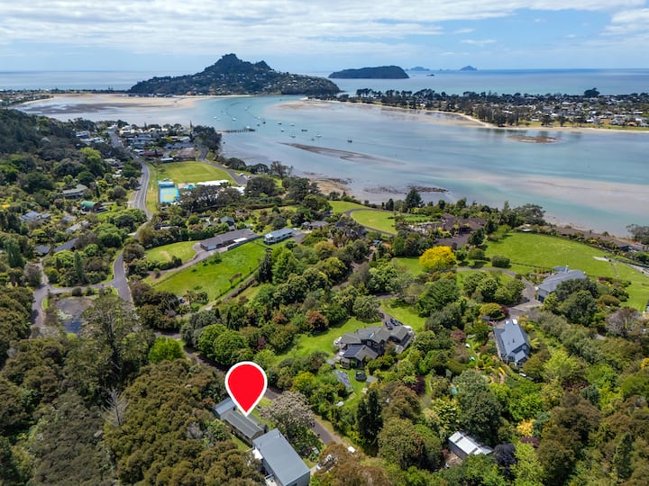 Rewa Rewa Retreat - Tairua Holiday Home - Pauanui