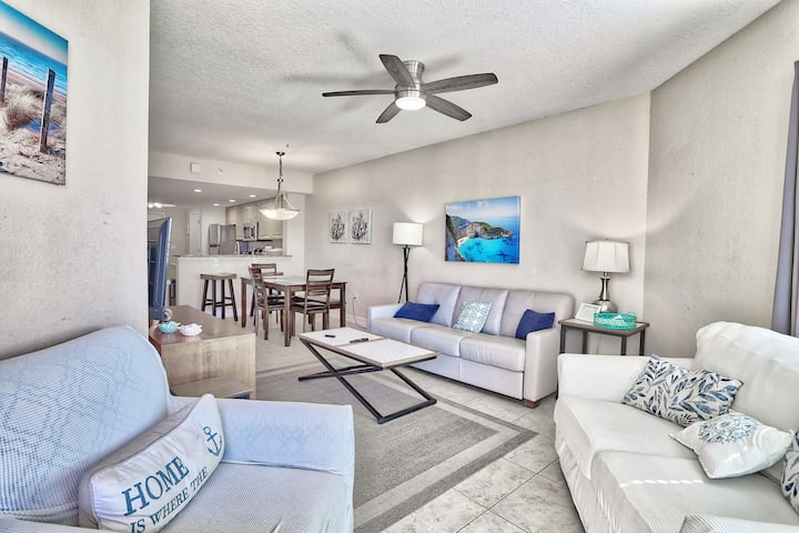 Crystal Palms 405 - Relaxation Awaits - Treasure Island, FL
