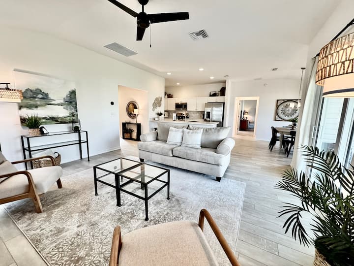 Leaf It All Behind - Near Eastport In The Villages - Wildwood, FL