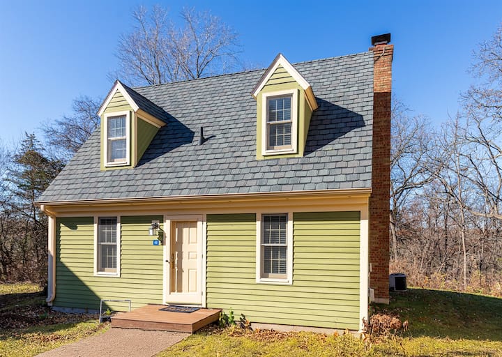 Cozy 2br Cottage | Fireplace | Amenity Access - Galena, IL