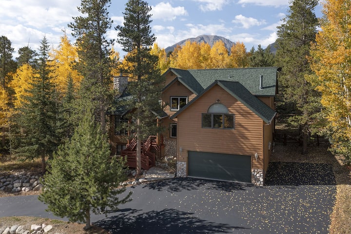 New To The Rental Market! Private Hot Tub! - Silverthorne, CO