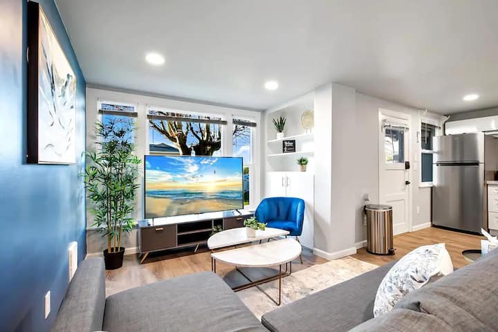 Historic 2 Bdrm | Remodeled | Parking - 埃弗里特