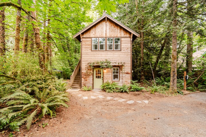 2nd Floor Creekside Escape Near Ferries To Seattle - Port Orchard, WA