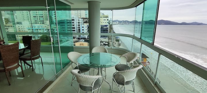 4 Quartos, 2 Vagas, Beira Mar - Porto Belo