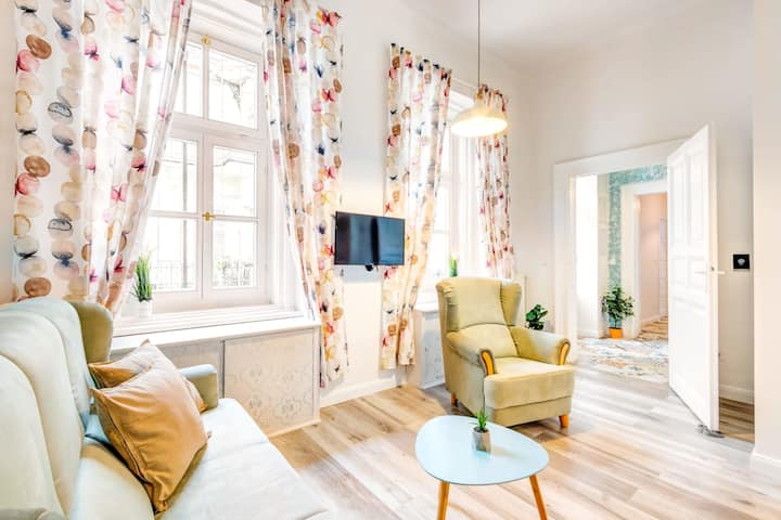 Maps Apartment – Central Home With Unique Design - 헝가리