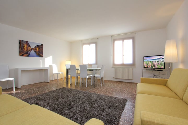 Albrizzi Palace - Venice Historical Center - Venezia