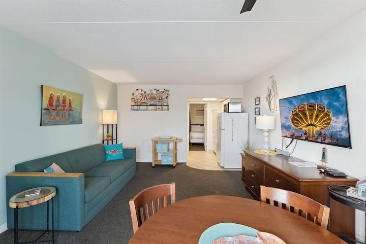 Unwind At The Nassau Inn: Beachfront Escape - Wildwood, NJ