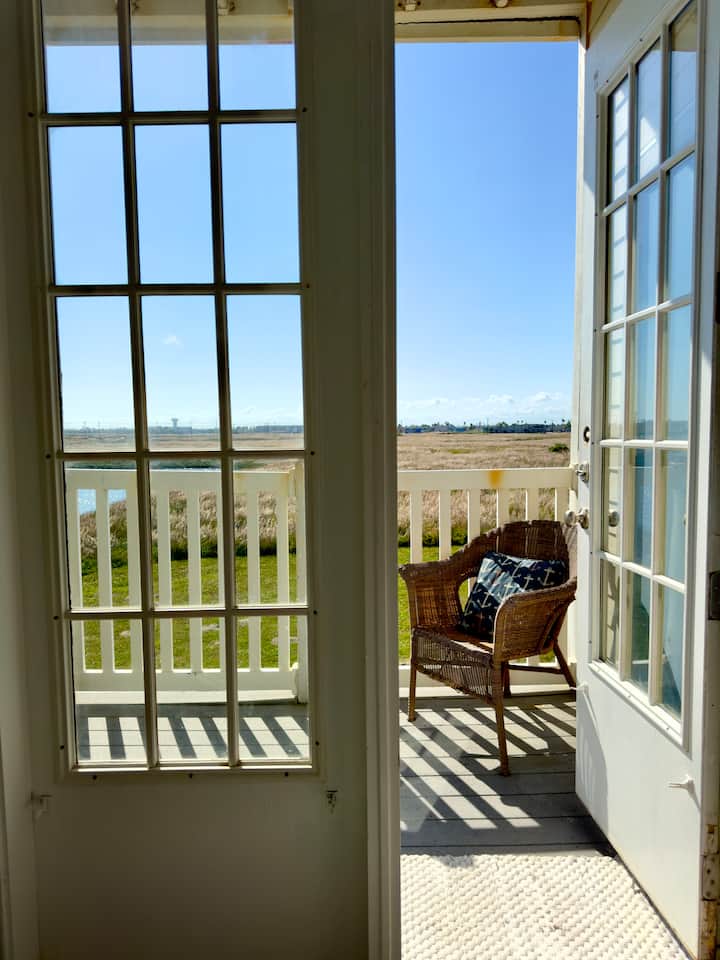 Balcony Water Views, Pool & Hot Tub, Walk To Beach - Corpus Christi, TX