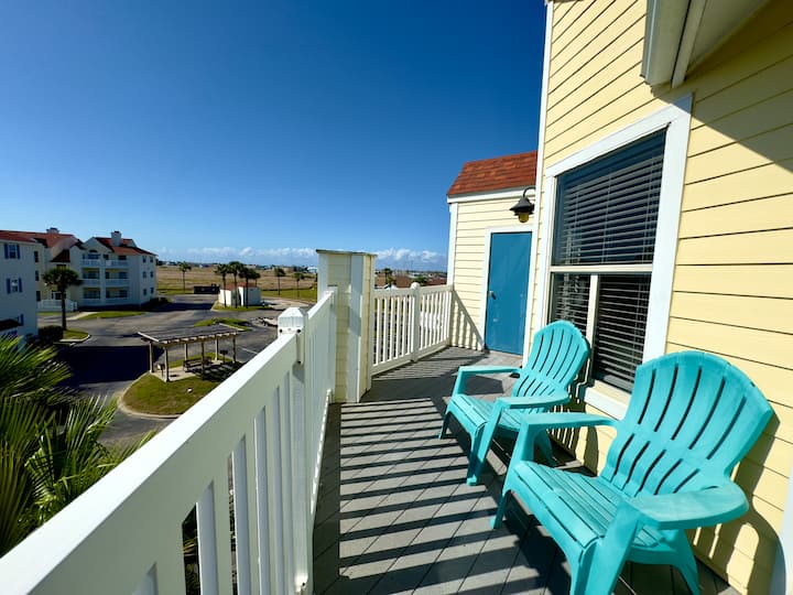 Private Balcony, Pool, Hot Tub, And Walk To Beach! - Corpus Christi, TX