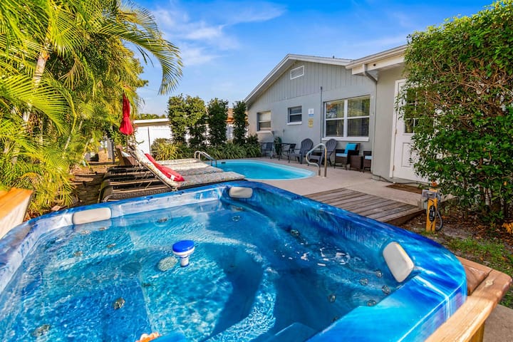 Dunedin Heated Pool Tiki Bar Hot Tub - Dunedin, FL