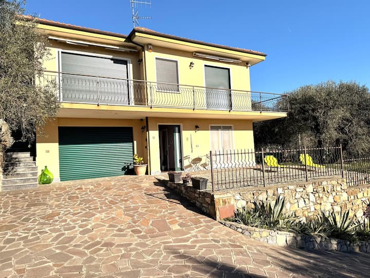 Appartamento In Villa Con Vista Mare E Posto Auto - San Bartolomeo al Mare