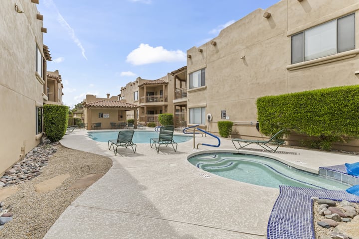 Walk To Plaza | 2br Pool, Hot Tub, Near Scottsdale - Fountain Hills, AZ