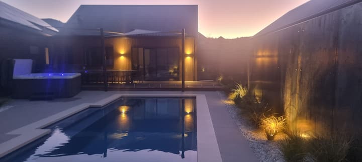 Prowess Lodge; Pool, Spa And Fantastic Weekly Rate - Wānaka