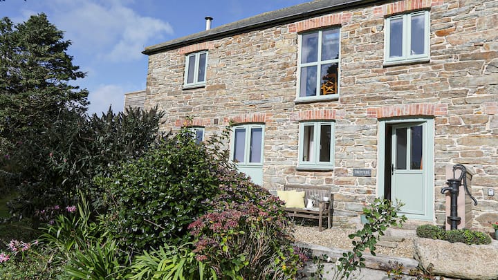 Trotters, Barn Conversion On Edge Of Mount Hawke - Porthtowan