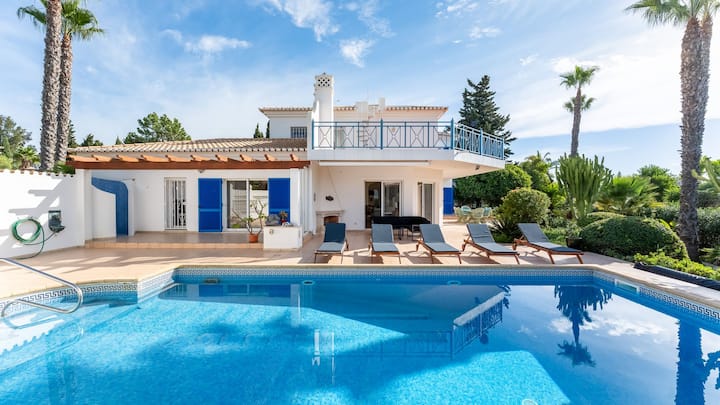 Bright 3 Bdr Duplex House With Pool By Lovelystay - Lagoa