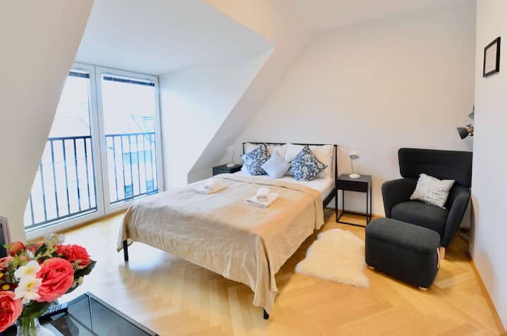 Modern Attic Flat With 2 Bedrooms - Viena