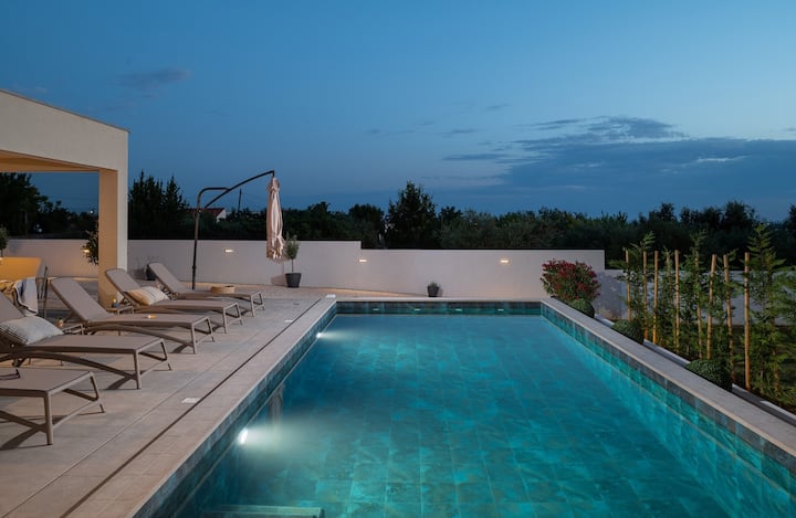 Luxury Villa Petra Vrsi Heated Pool & Jacuzzi - Nin