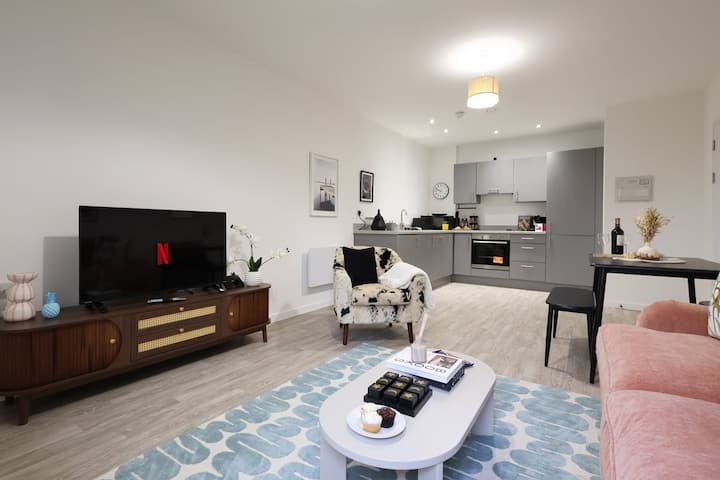 Sleek 1-bed Apartment In Taunton’s Core - Taunton