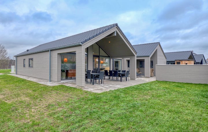 Nice Home In Jesendorf With Sauna - Neukloster