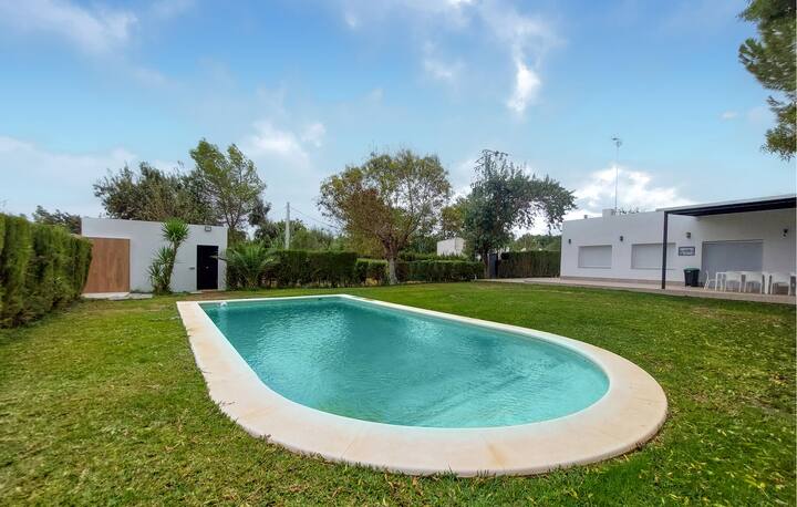 Pet Friendly Home In Villamartin - Puerto Serrano