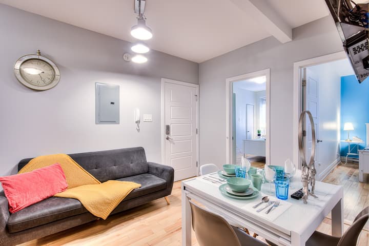 Spacious 3 Bedroom  In Heart Of St-denis - Laval