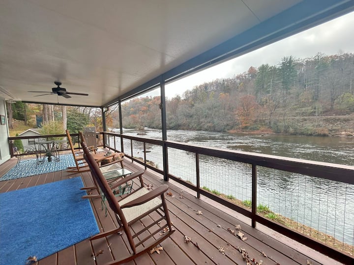 Tuckasegee Cabin On The Tuckasegee River - Cherokee, NC
