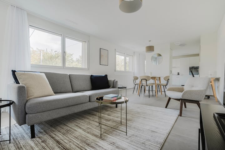 Blueground |  Gewerbeschule, W/d, Fully Furnished - Zurique