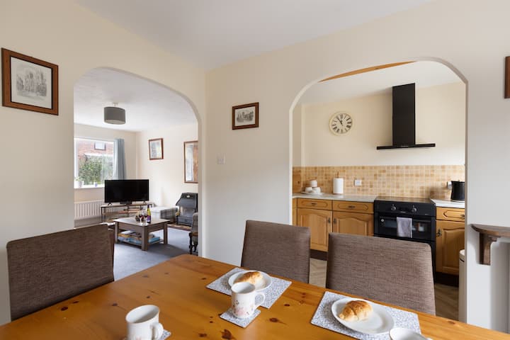 Ebor House Cosy 3-bed W/parking - York