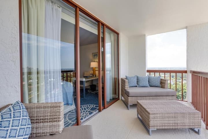 2 Elegant Rooms W/ Balcony Overlooking The Gulf - Naples, FL