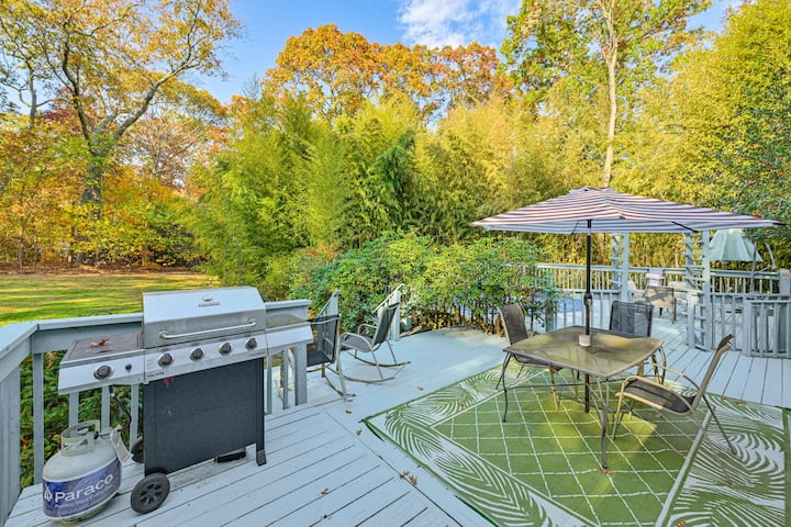 Tranquil & Pet-friendly Estate On Long Island! - Holbrook, NY
