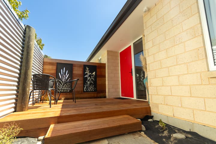 Mackenzie Red, Mt Cook Base - Twizel