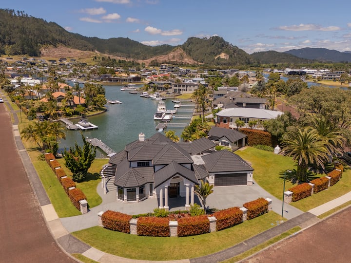 Amalfi - Pauanui Holiday Home - Pauanui