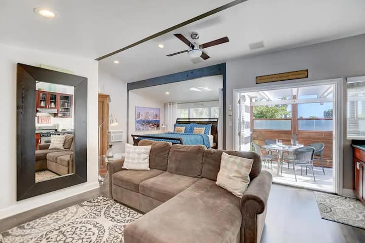 Luxury/cozy/private Pacific Beach Retreat For 2! - San Diego County, CA