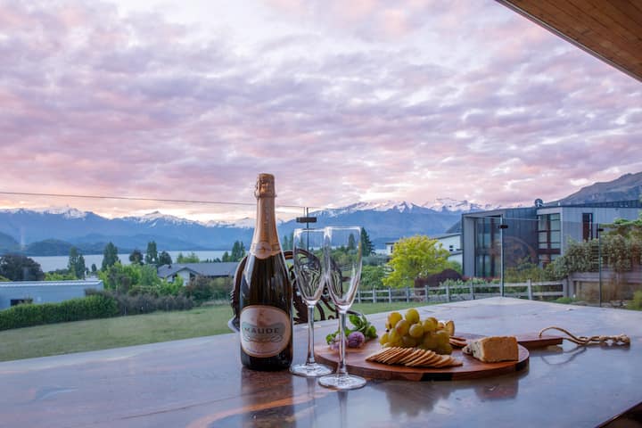 Grand Peninsula 4 Bedroom Lodge - Wanaka