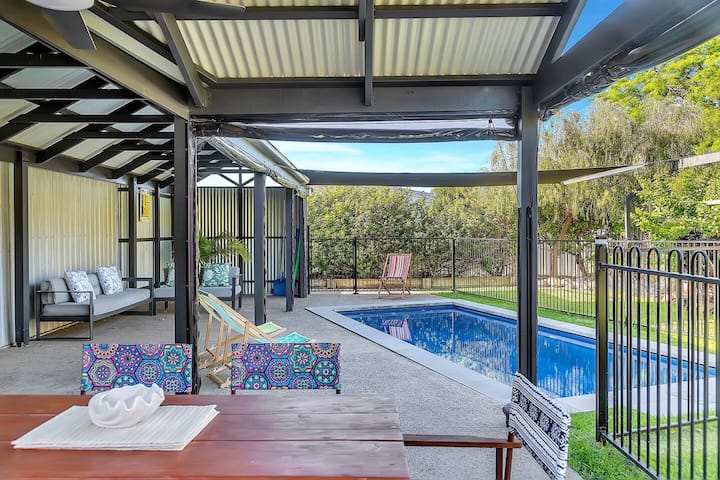 Port Parade: Poolside Bbqs & Modern Beach Living - Aldinga
