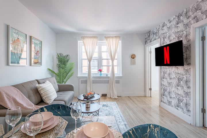 Elegant 3 Br Urban Escape-prime - Montreal