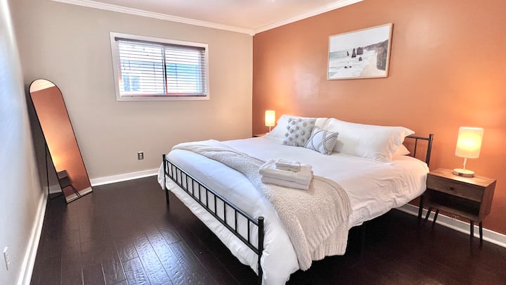 Relaxing Work-ready 3bd/2ba - 1 Mile To U Of I - Champaign, IL