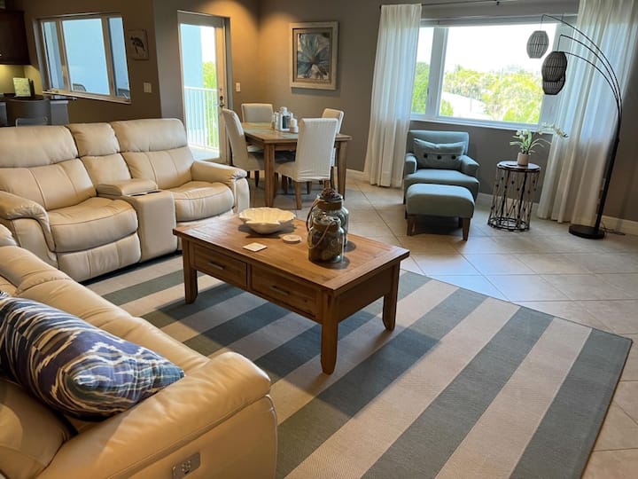 Manasota Key Gem | Pool And Hot Tub • Beach Views - Manasota Key, FL