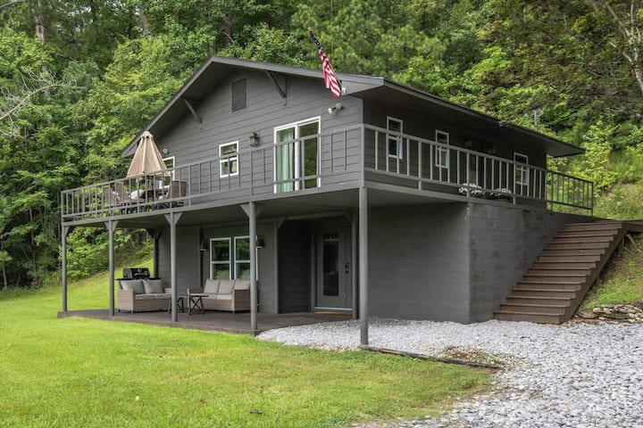Elk Cove Cabin -Lakefront/multi-acre Privacy - Lake Martin, AL