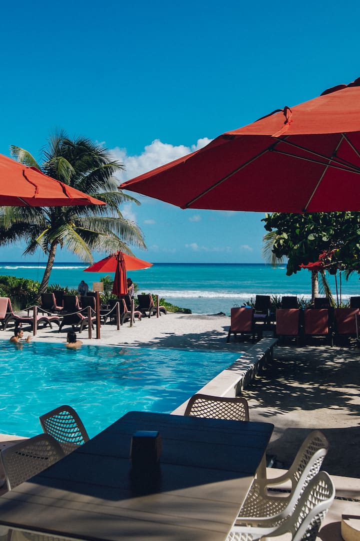 Beachside Bliss: Modern 3story Villa W/deck &Grill - Akumal