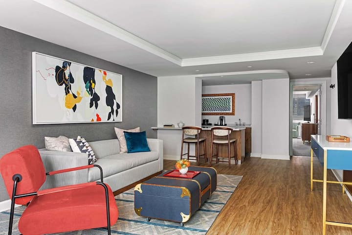 Your Chicago Escape! Pets Allowed, Near Aon Center - Chicago, IL