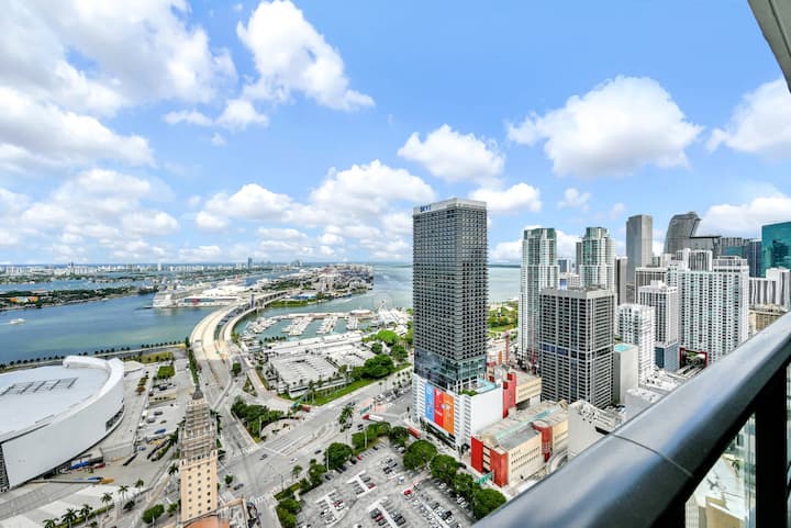 Panoramic Water Views 39th Floor Modern Condo - Miami, FL