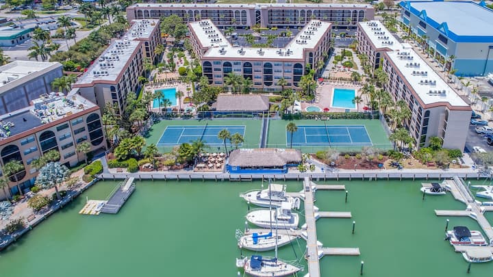 Anglers Cove C302 - Marco Island, FL