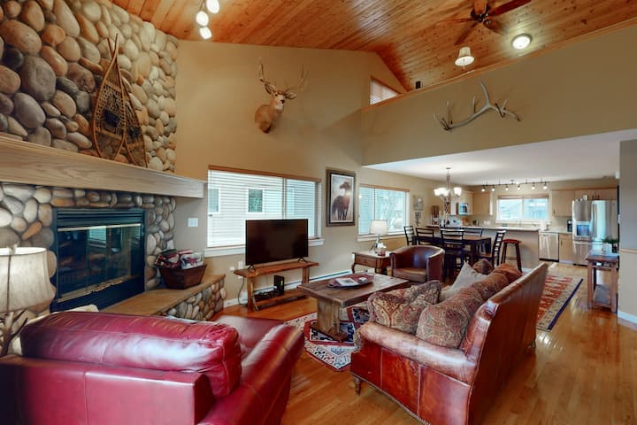 3br Townhome Near Skiing With Fireplace, Wifi, W/d - Big Sky, MT