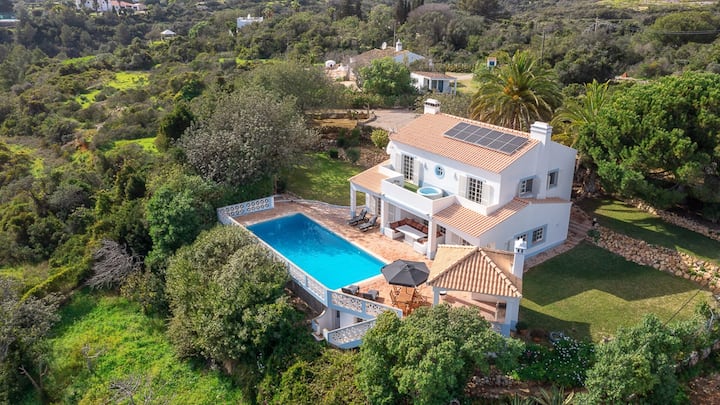 Hostwise - Quiet Spacious Villa | Swimming Pool - Praia da Rocha