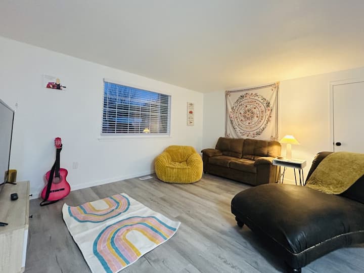 Phoebe's Place - A Friends' Inspired Escape - Boise, ID
